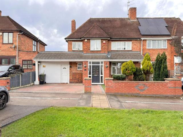4 bedroom semi detached house for sale in Colchester Road, Humberstone, Leicester, LE5