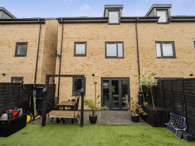 4 bedroom semi detached house for sale in Cordwainers Road, Cheltenham, GL52 2DQ, GL52