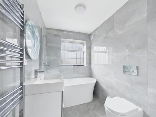 4 bedroom semi detached house for sale in Corringham Road, Lancashire, M19