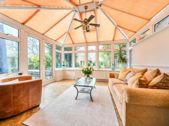 4 bedroom semi detached house for sale in Court Road, London, SE9