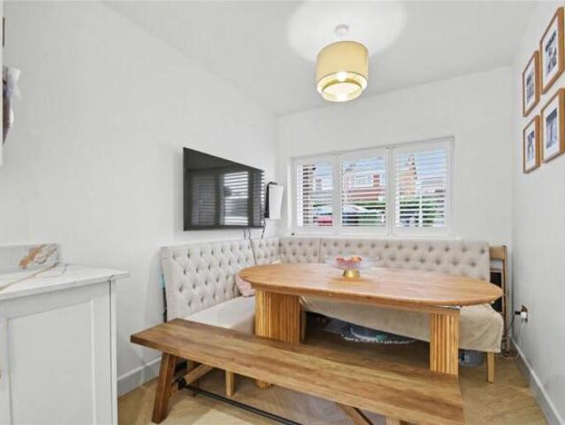 4 bedroom semi detached house for sale in Courtland Close, Worcester, Worcestershire, WR3