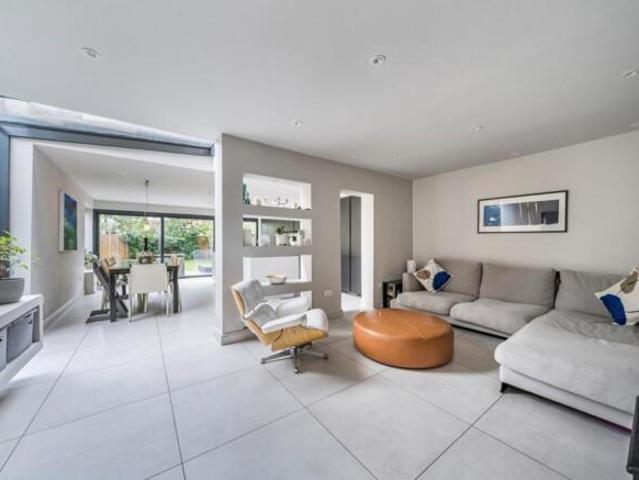 4 bedroom semi detached house for sale in Coverts Road, Claygate, KT10