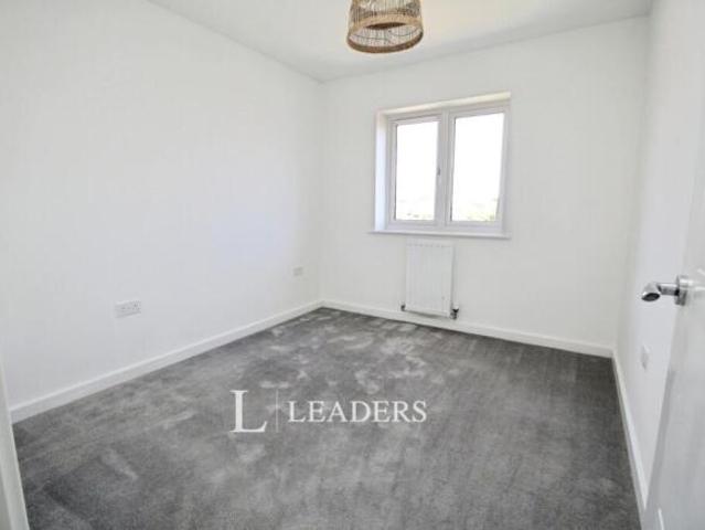 4 bedroom semi detached house for sale in Clavell Close, Tattenhoe Park, Milton Keynes, MK4