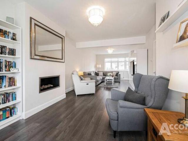 4 bedroom semi detached house for sale in Clyde Way, Romford, RM1