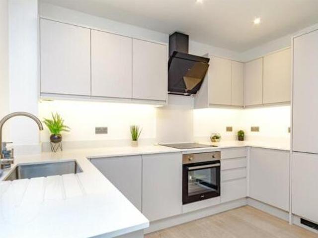 4 Bedroom Semi detached House For Sale In Croydon