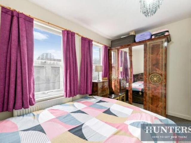 4 bedroom semi detached house for sale in Cromwell Road, Hounslow, TW3