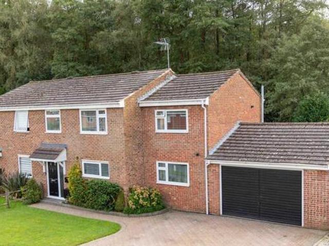4 Bedroom Semi detached House For Sale In Crawley Down