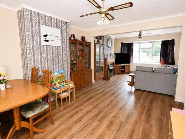 4 bedroom semi detached house for sale in Cumberland Avenue, Basingstoke, RG22