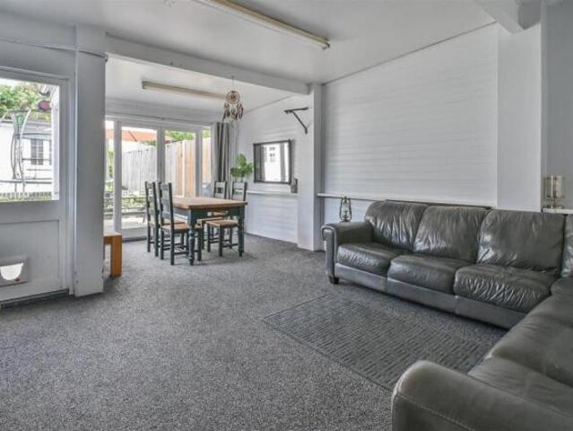4 bedroom semi detached house for sale in Danes Way, Pilgrims Hatch, Brentwood, CM15