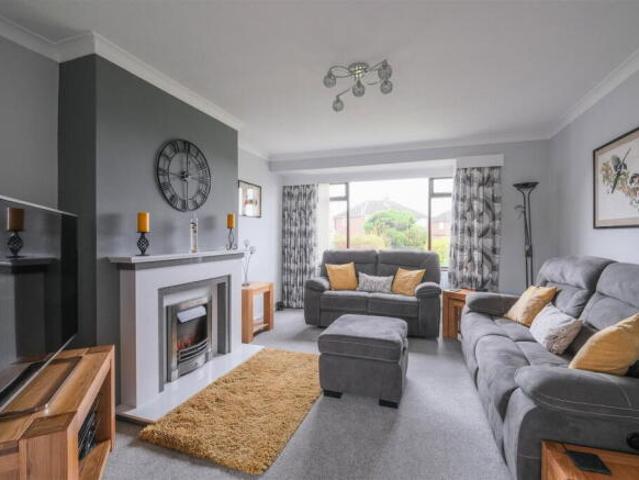 4 bedroom semi detached house for sale in Deer Croft Drive, Huddersfield, HD3