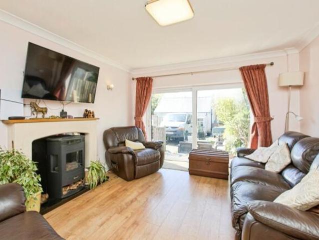 4 bedroom semi detached house for sale in Derby Road, Chellaston, DE73