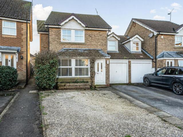 4 bedroom semi detached house for sale in Donaldson Way, Woodley, Reading, RG5