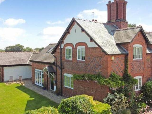 4 Bedroom Semi detached House For Sale In Dodleston, Chester