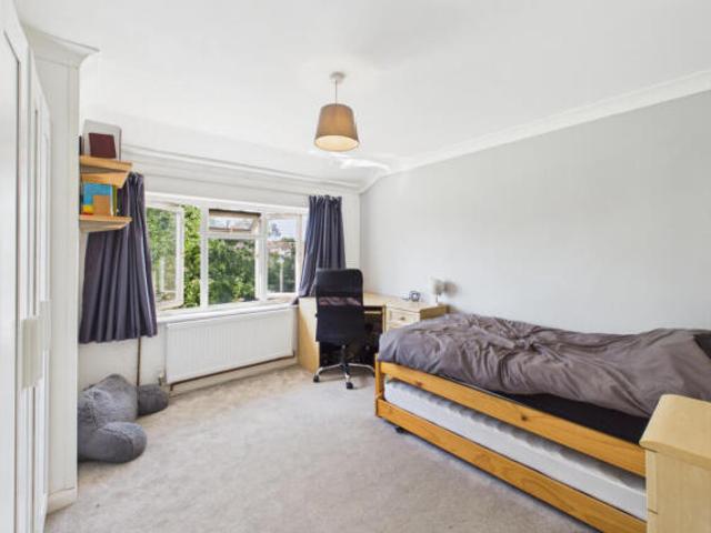 4 bedroom semi detached house for sale in Duncan Road, Woodley. RG5