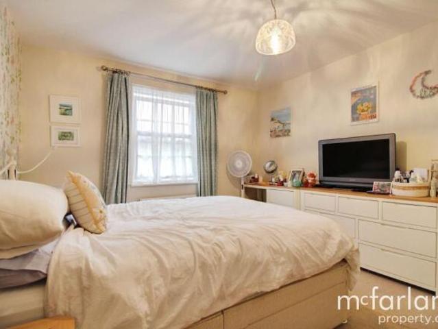 4 bedroom semi detached house for sale in Dunsley Vale, Swindon, SN1