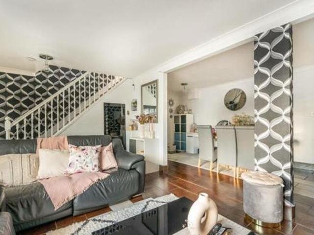 4 Bedroom Semi detached House For Sale In East Ham, London