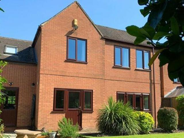 4 Bedroom Semi detached House For Sale In Eastwood, Nottingham