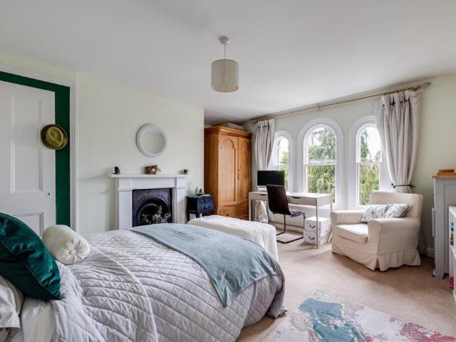 4 bedroom semi detached house for sale in Eaton Road, Chester, CH4