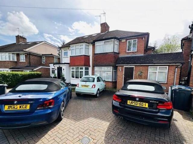 4 Bedroom Semi detached House For Sale In Edgware, Middlesex