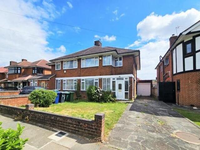 4 Bedroom Semi detached House For Sale In Edgware, Middlesex
