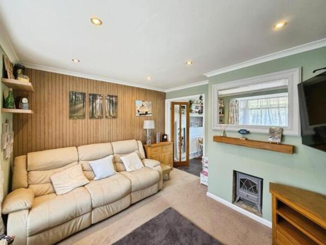 4 bedroom semi detached house for sale in Eight Acres, Burnham, SL1