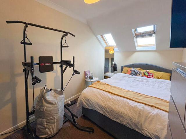 4 bedroom semi detached house for sale in Enniskillen Road, Cambridge, CB4