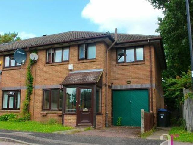 4 Bedroom Semi detached House For Sale In Enfield, Middlesex