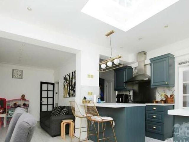 4 Bedroom Semi detached House For Sale In Enfield Town