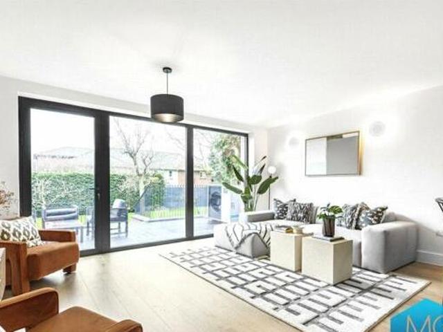 4 Bedroom Semi detached House For Sale In Enfield