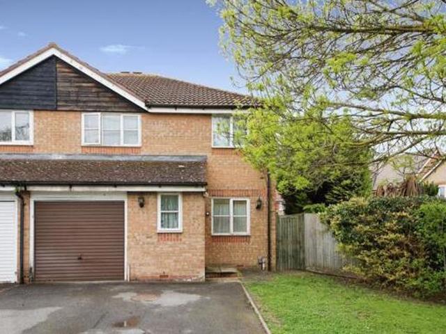 4 Bedroom Semi detached House For Sale In Enfield