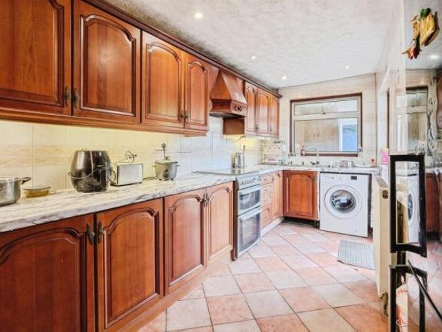 4 bedroom semi detached house for sale in Evington Road, Leicester, LE2