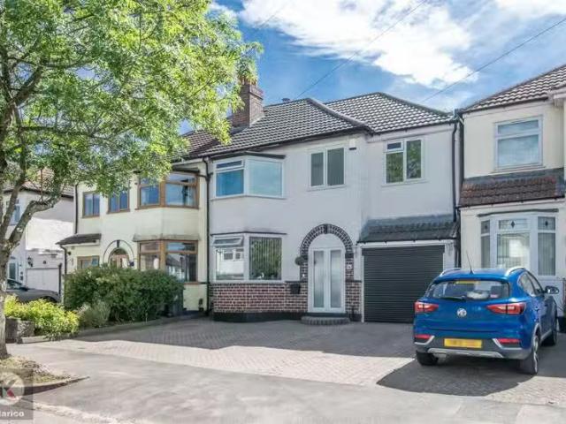 4 bedroom semi detached house for sale in Fallowfield Avenue.
