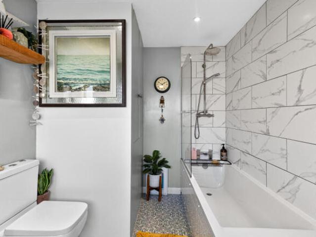 4 bedroom semi detached house for sale in Farmington Road, Cheltenham, GL51