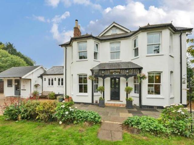 4 Bedroom Semi detached House For Sale In Farnham, Surrey