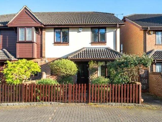 4 Bedroom Semi detached House For Sale In Farnham