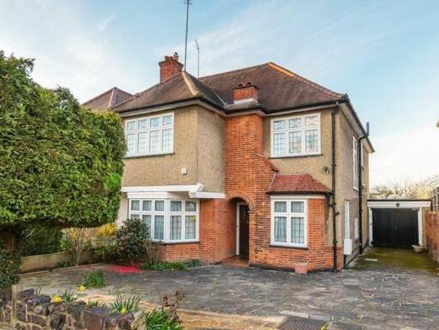 4 Bedroom Semi detached House For Sale In Finchley