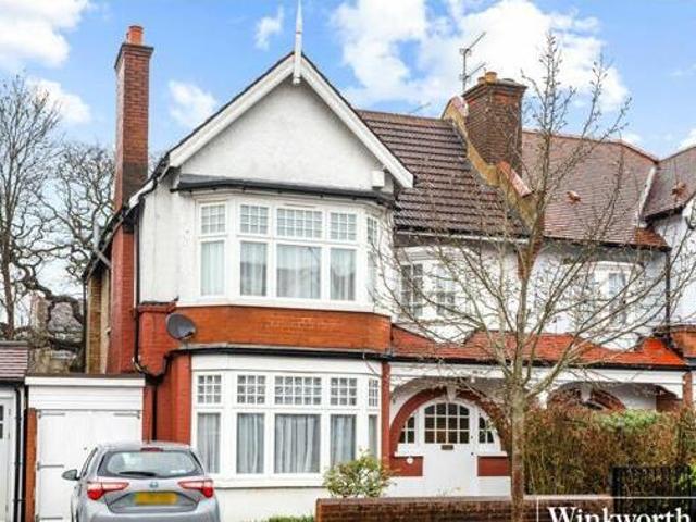 4 Bedroom Semi detached House For Sale In Finchley, London