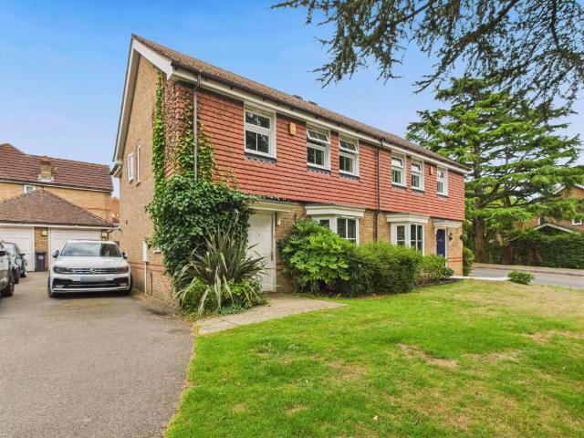 4 bedroom semi detached house for sale in Findon Road, Findon Valley, Worthing BN14 0AQ, BN14