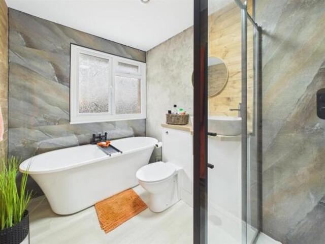 4 bedroom semi detached house for sale in Fircroft Close, Tilehurst, Reading, RG31