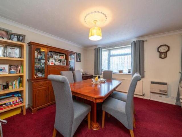 4 bedroom semi detached house for sale in Folly Lane, Caddington, LU1