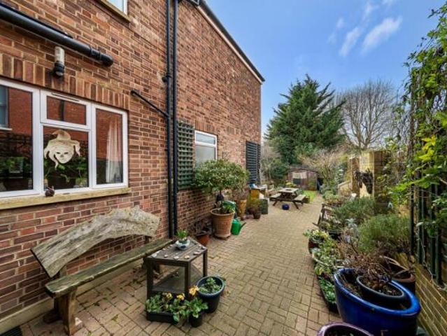 4 bedroom semi detached house for sale in Fordwych Road, West Hampstead, London, NW2