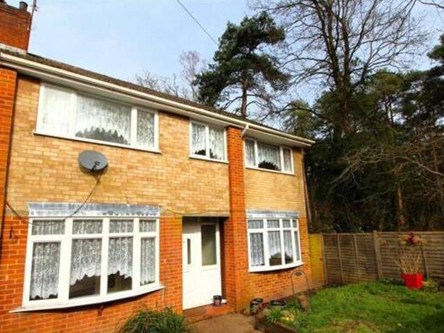 4 Bedroom Semi detached House For Sale In Fleet, Hampshire