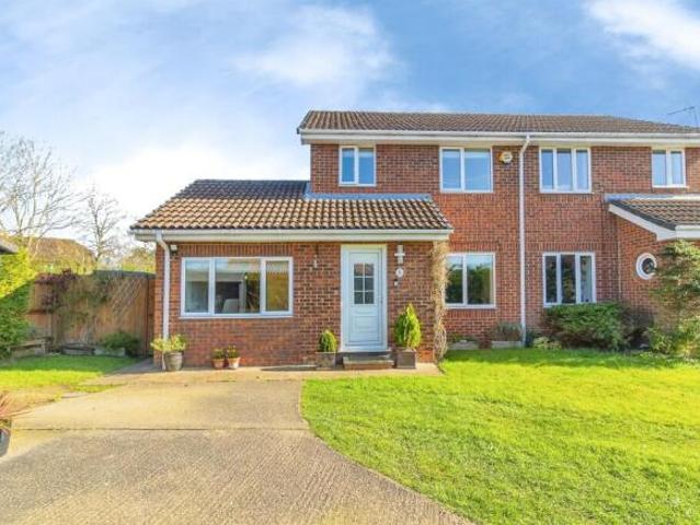 4 bedroom semi detached house for sale in Friary Gardens, Newport Pagnell, MK16