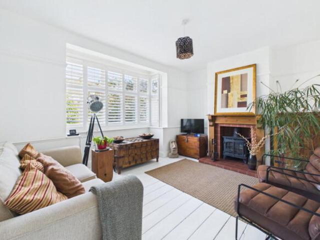4 bedroom semi detached house for sale in Gaisford Road, Worthing, BN14 7HW, BN14