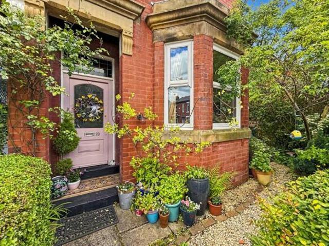 4 bedroom semi detached house for sale in Gardner Road, Prestwich, M25