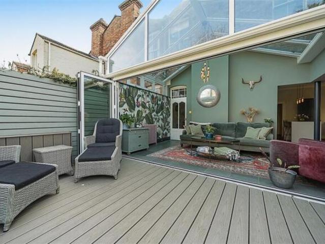 4 bedroom semi detached house for sale in Glebe Road, Bedford, MK40