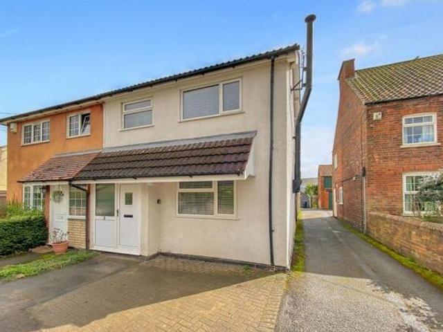 4 Bedroom Semi detached House For Sale In Grantham, Lincolnshire
