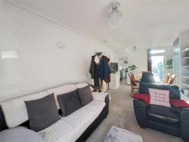 4 bedroom semi detached house for sale in Grasmere Road, London, SE25