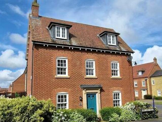 4 Bedroom Semi detached House For Sale In Great Denham