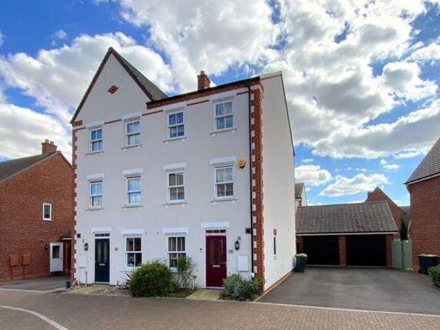 4 Bedroom Semi detached House For Sale In Great Denham